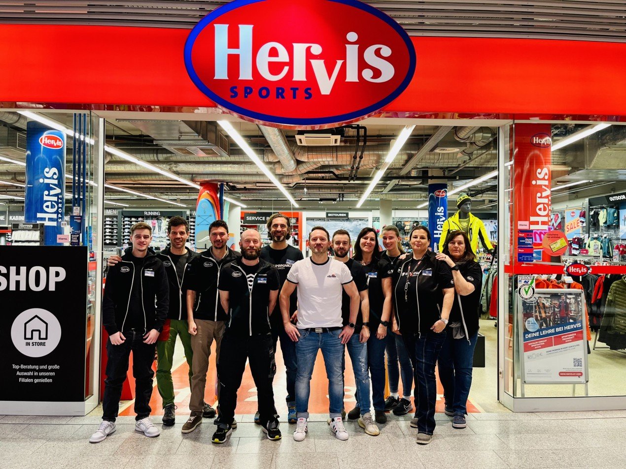 Sports clothing & equipment: Hervis at FORUM 1 Salzburg